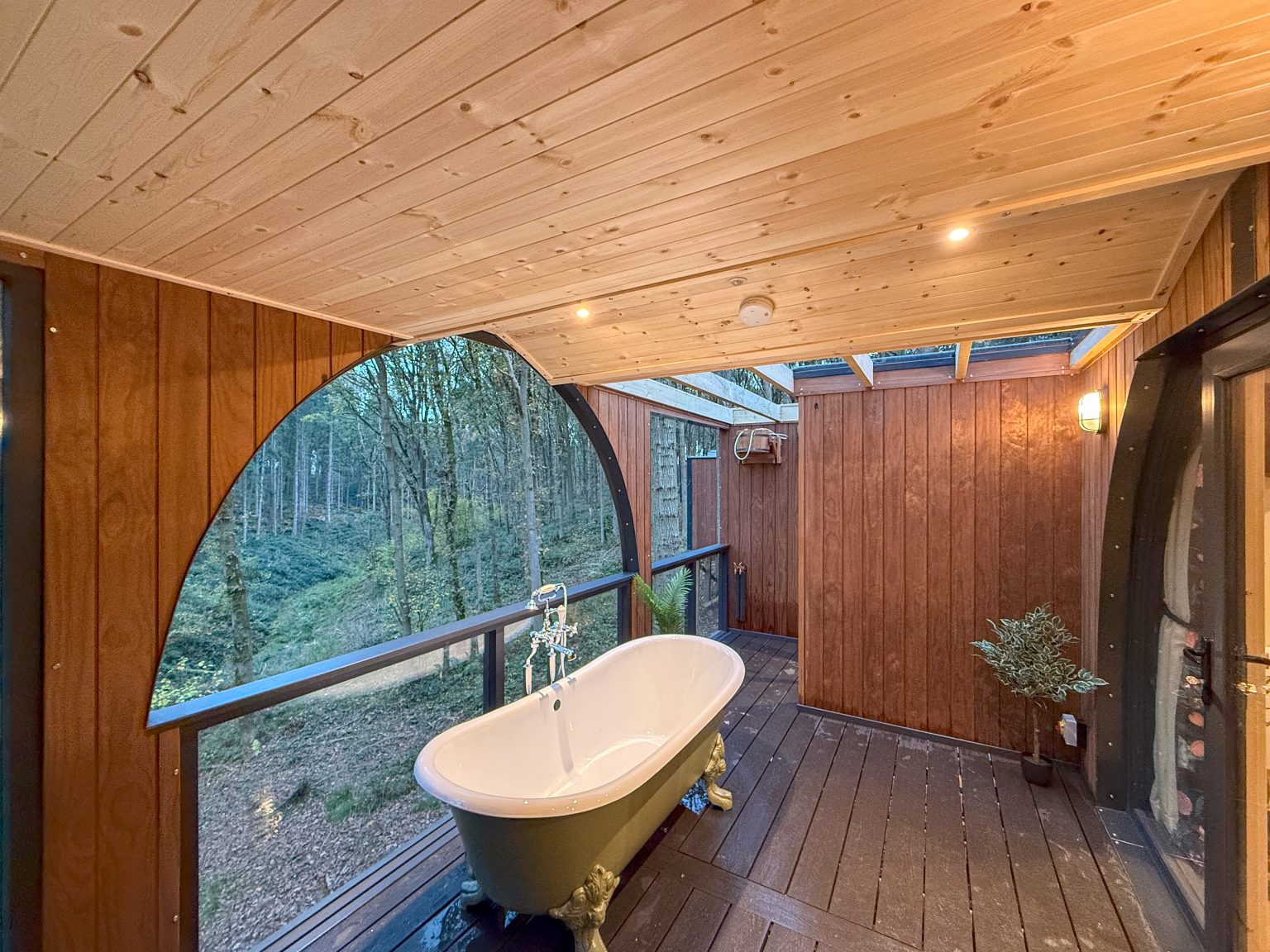 Treehouse Lodges | Treehouse Holidays | Dog Friendly Treehouses